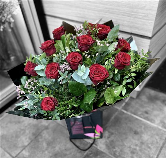 Dozen Long Stemmed Red Roses Fleurtatious Florist Dublin
